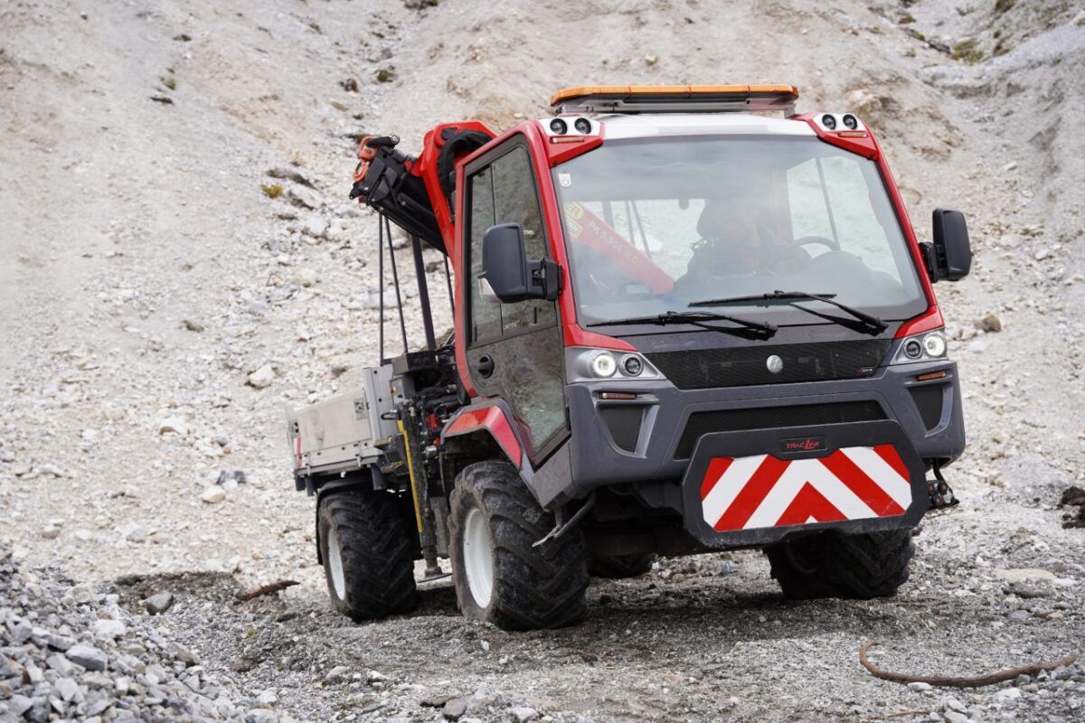 Lindner Unitrac - Think Defence