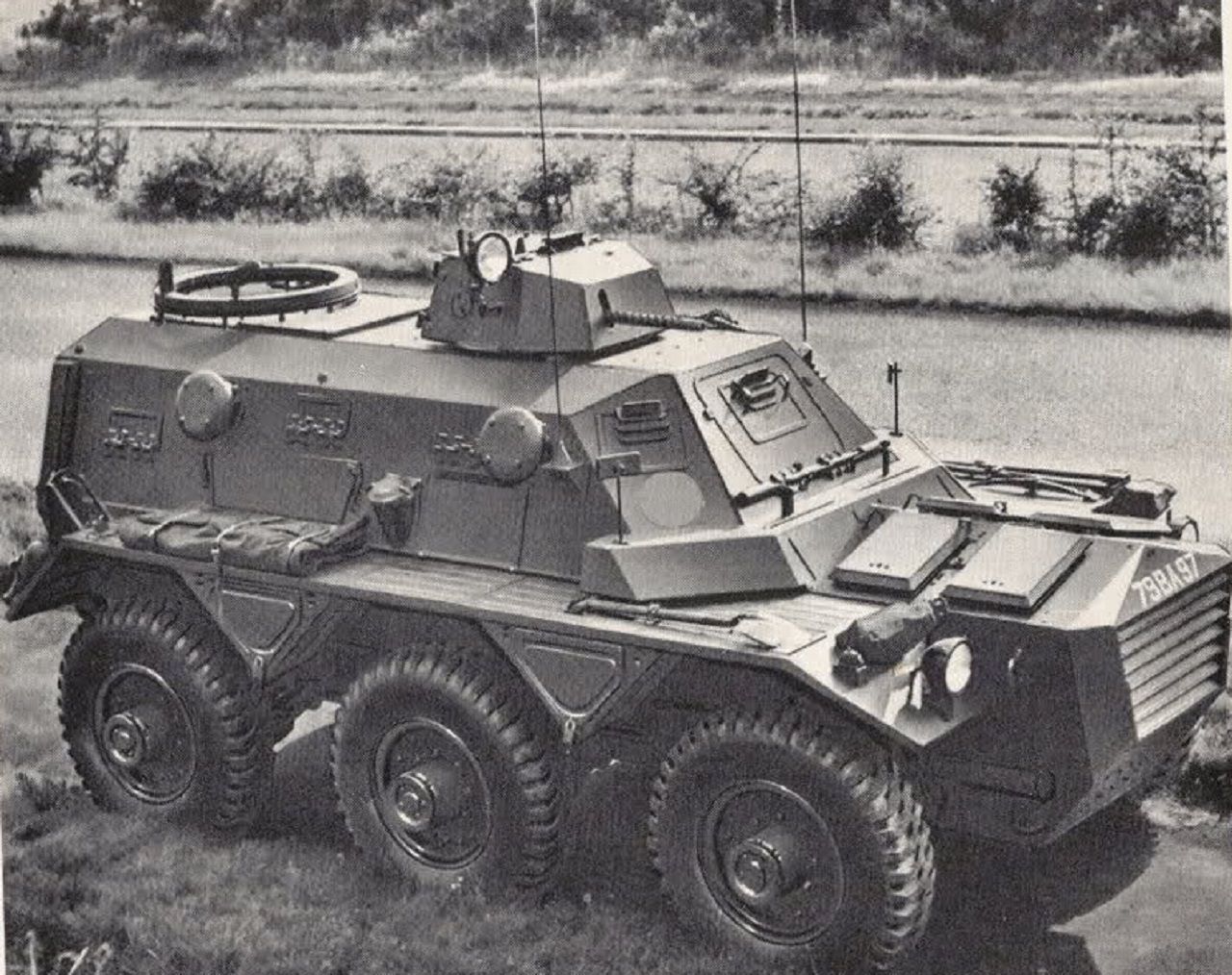 Alvis Saracen Armoured Personnel Carrier (APC) - Think Defence