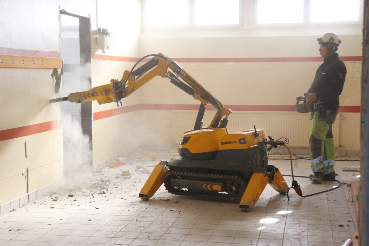 Brokk 70 Demolition Robot - Think Defence