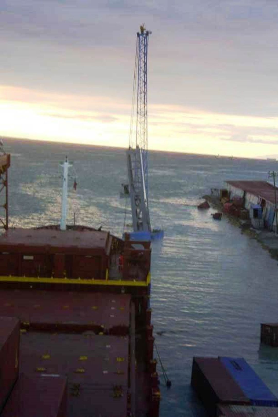 2010 Haiti Earthquake Response Logistics (Seaports) - Think Defence