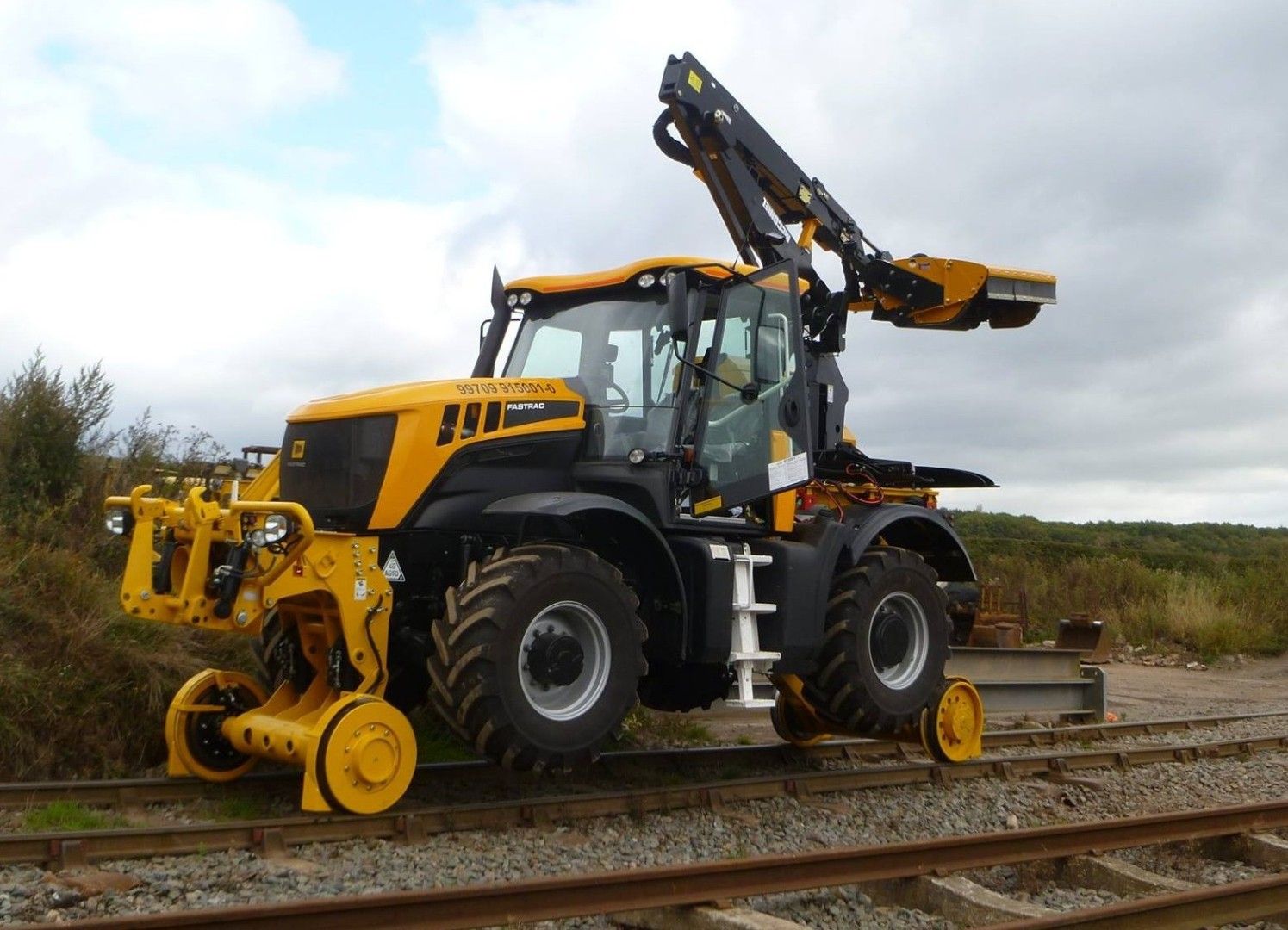 The JCB Fastrac - Think Defence