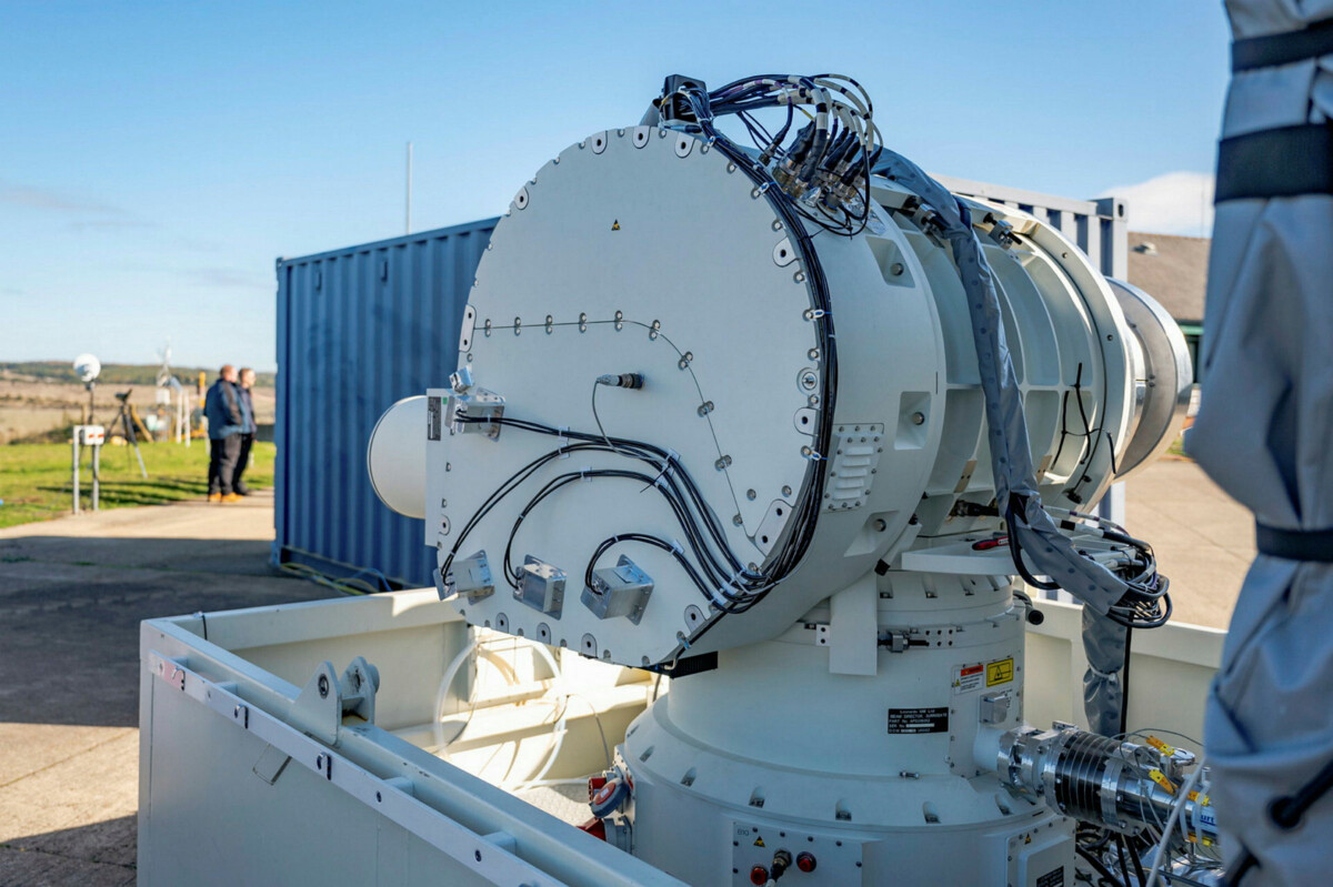 Dragonfire Laser Weapon - Think Defence